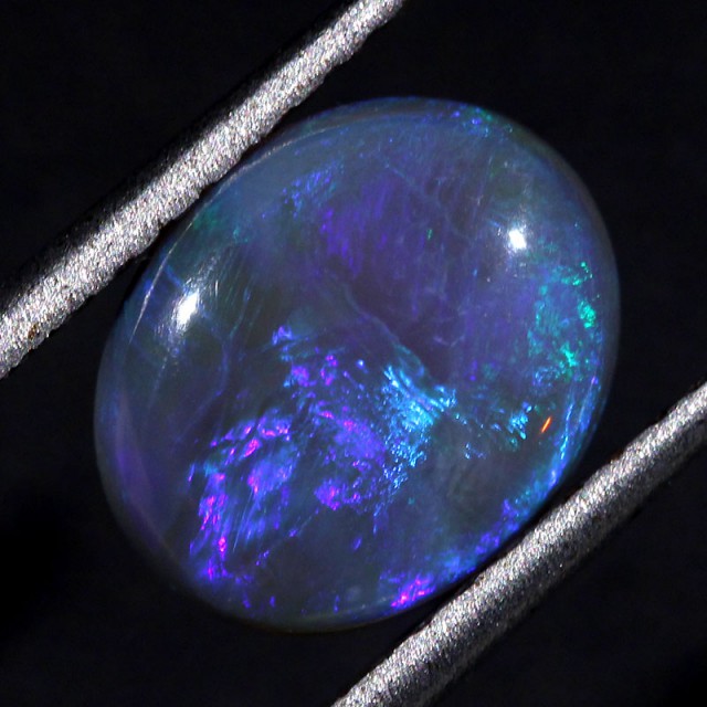 Black Opal vs Boulder Opal - The Advantages Of Each | Chroma Gems & Co